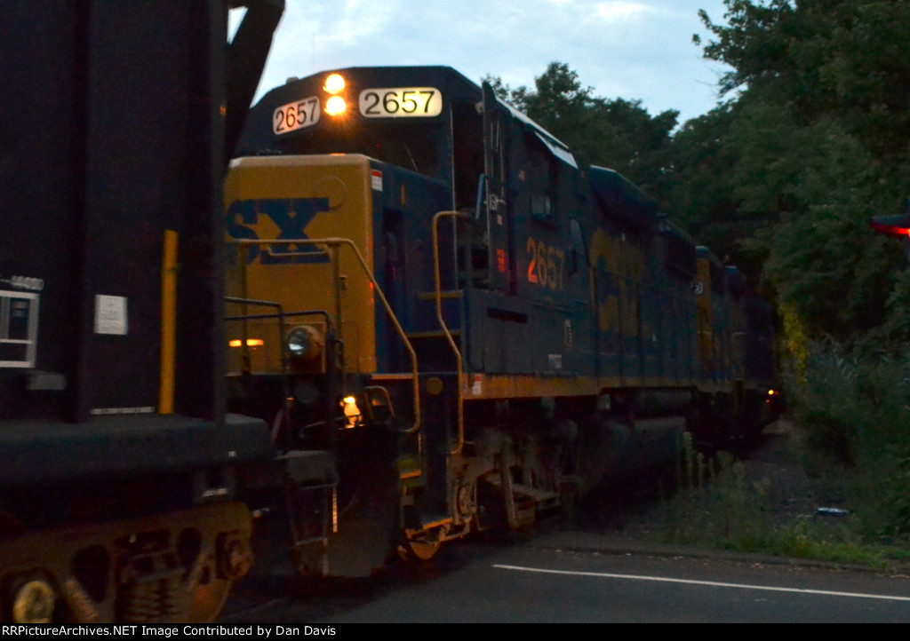 CSX GP38-2 2657 on C764-27